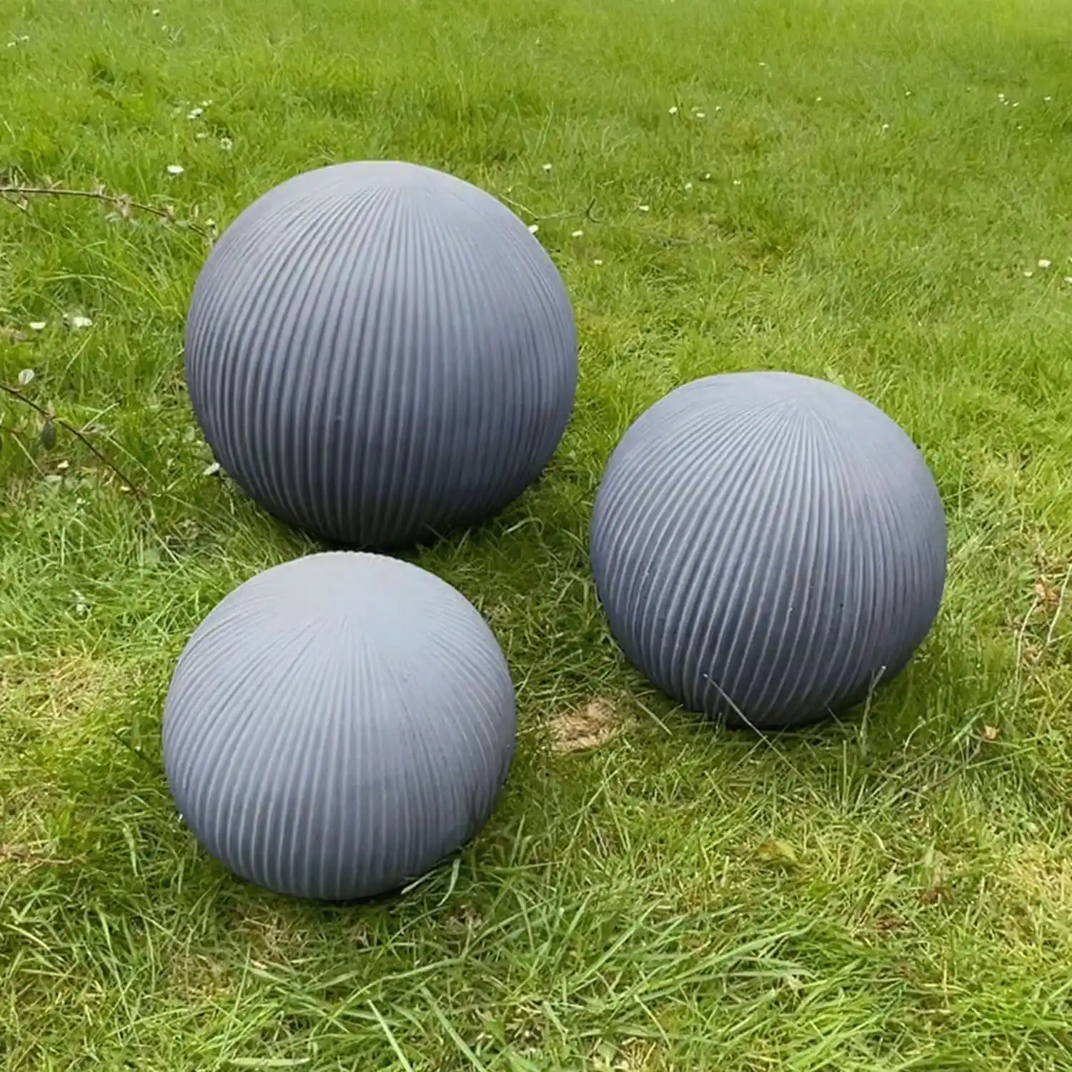 IDEALIST Lite Vertical Ribbed Grey Outdoor Garden Decorative Ball D39.5 ...